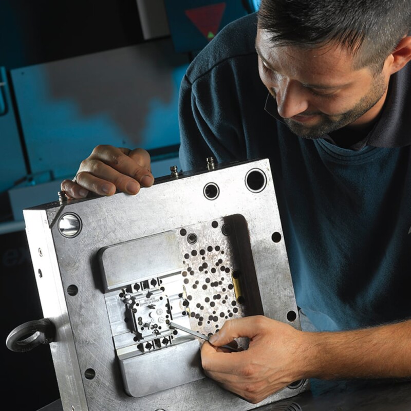 NEU: Spritzgussverfahren in nur 5 Schritten einfach erklärt.